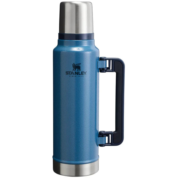 Stanley Classic Bottle 1.4 L Hammertone Lake – Quénets The Great Outdoors